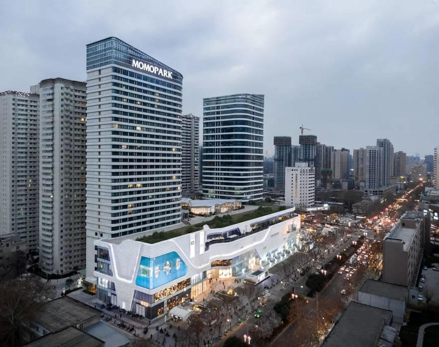 MOMOPARK 西安地铁置业时代广场 | UDG联创| - 景观网